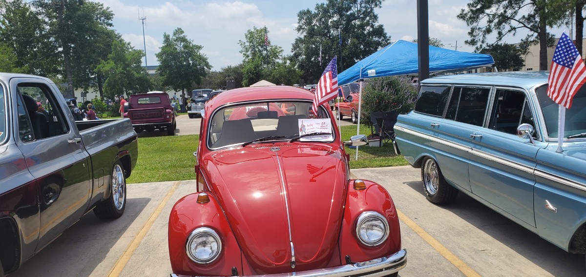 Car show this morning. Dh and I went to a car show this morning.