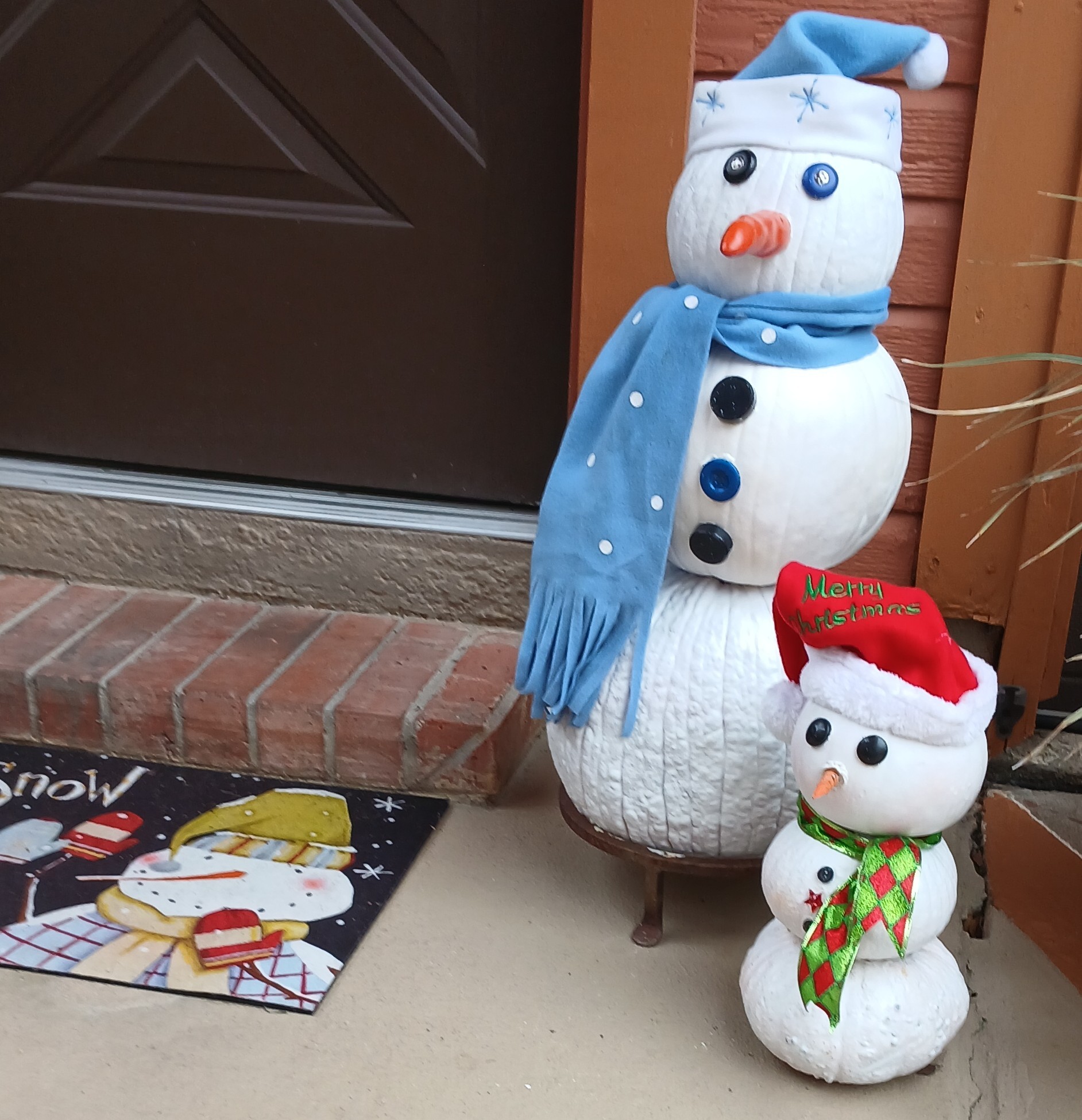 Texas Snowmen! They are goofy, but they make me smile!