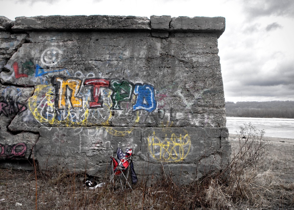 It's yours, you take it! No, you take it, it's yours! Besides,