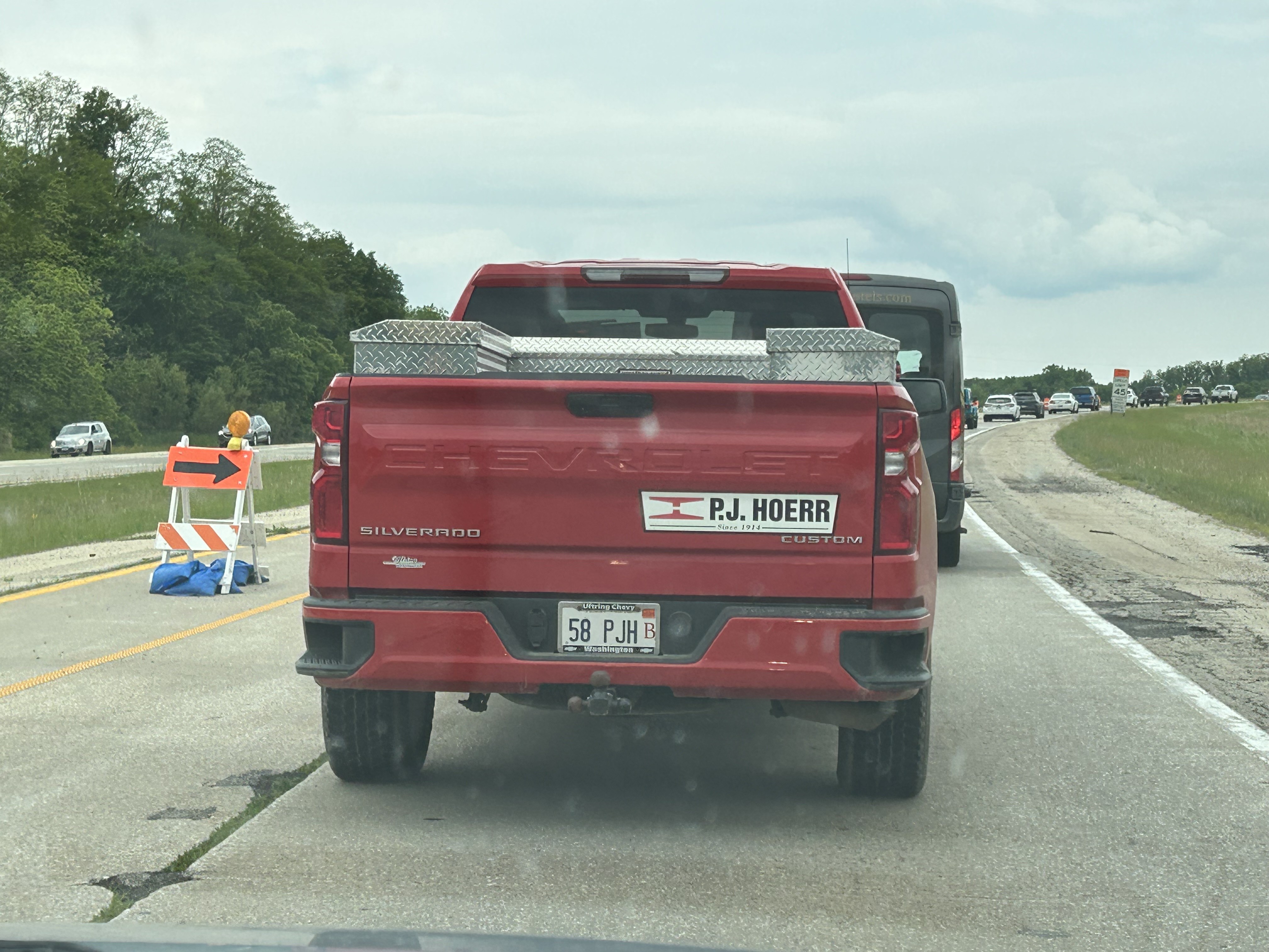 Learn the "zipper merge"