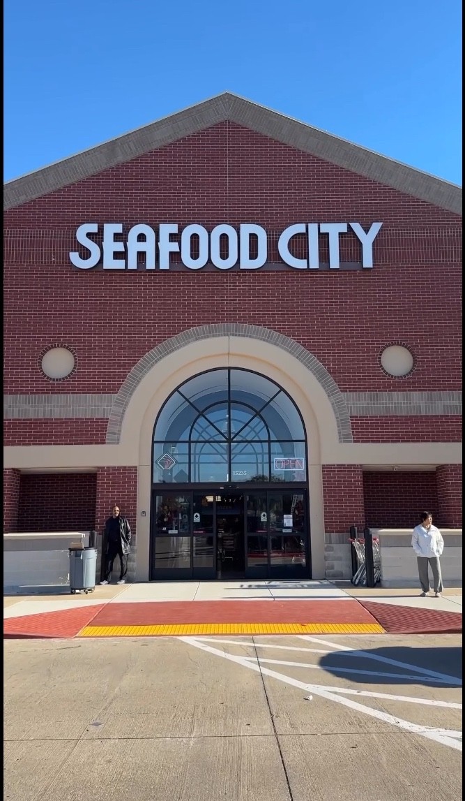 New supermarket called Seafood City Supermarket in Sugar Land