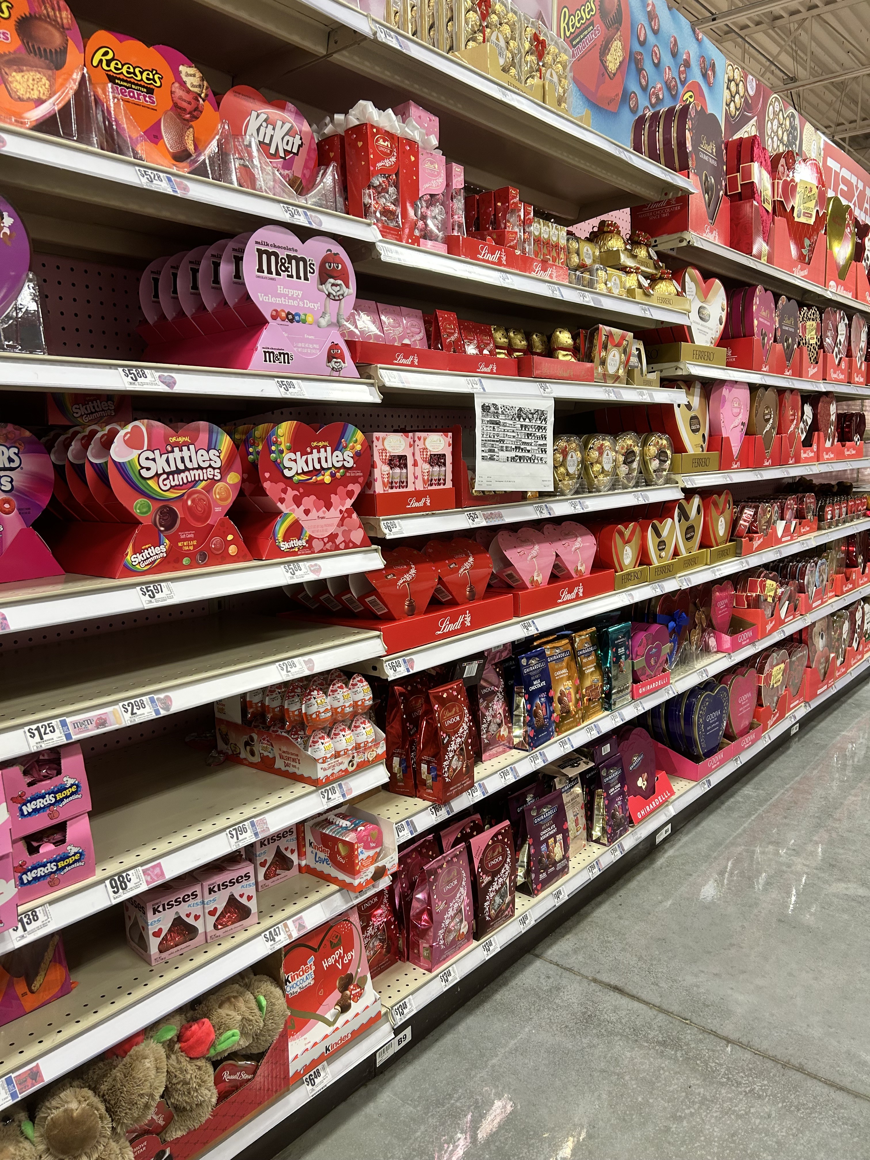 Come on HEB-this is RIDICULOUS! It's not even Christmas Day!